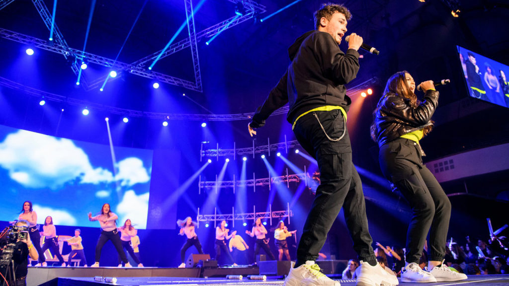 Eurolite 2x100W LED COB Blinder - Testbericht - stage223.com