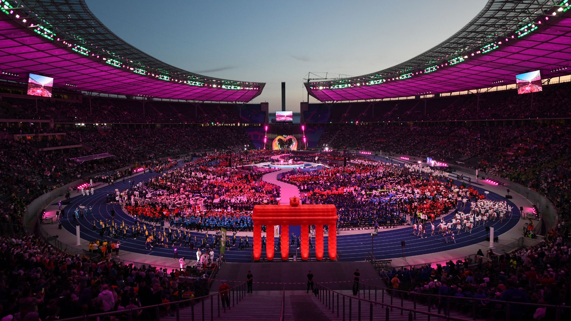 Aufsehenerregendes Sportevent: Opening der Special Olympics World Games ...
