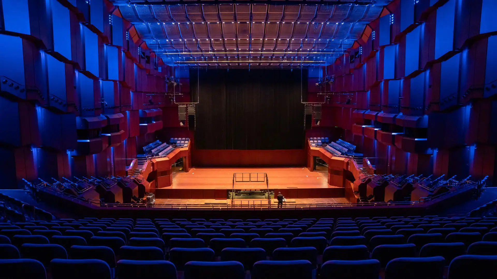 Alte Oper Frankfurt glänzt mit ETC Navis und F-Drive – stage223